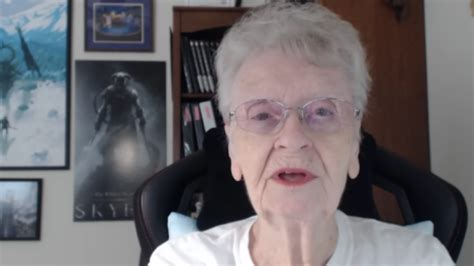 Skyrim Büyükannesi olarak bilinen yayıncı Shirley Curry emekli