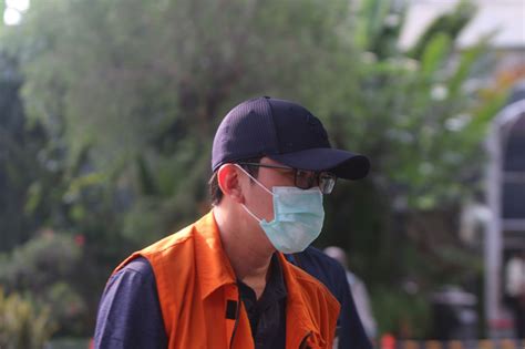 FOTO Tersangka Direktur Sarana Mitra Adiguna Jalani Pemeriksaan