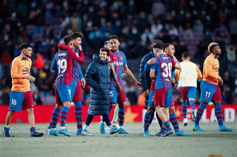 Nhận định Barcelona Napoli Gã Khổng Lồ Phải Gạt đi Sĩ Diện