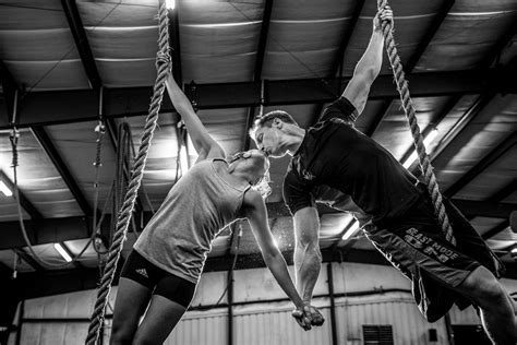 Crossfit Couples Engagement Photos Are Nothing Short Of Badass
