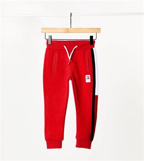 اشتري تومي هيلفيغر بنطلون رياضي بلون أحمر بلون أحمر 6ستريت المملكة