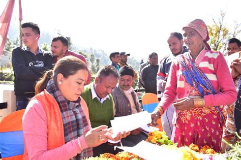 सोमेश्वर विधानसभा के ताकुला मंडल पहुँचने पर कार्यकर्ताओ ने किया