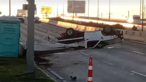 Accidente en León Muere conductor al volcar su camioneta en el puente