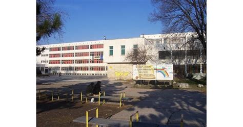 Мобилните телефони са забранени в средно училище в Добрич още от миналата учебна година