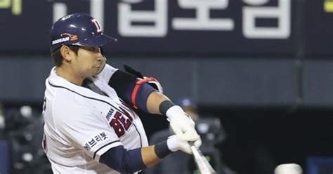 14안타 몰아친 두산 실책 남발 롯데 꺾고 5연패 탈출