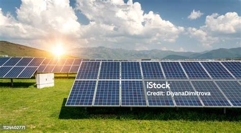 태양 전지 패널 태양광 대체 전기 소스지속 가능한 자원의 개념 0명에 대한 스톡 사진 및 기타 이미지 0명 깨끗한 녹색 Istock