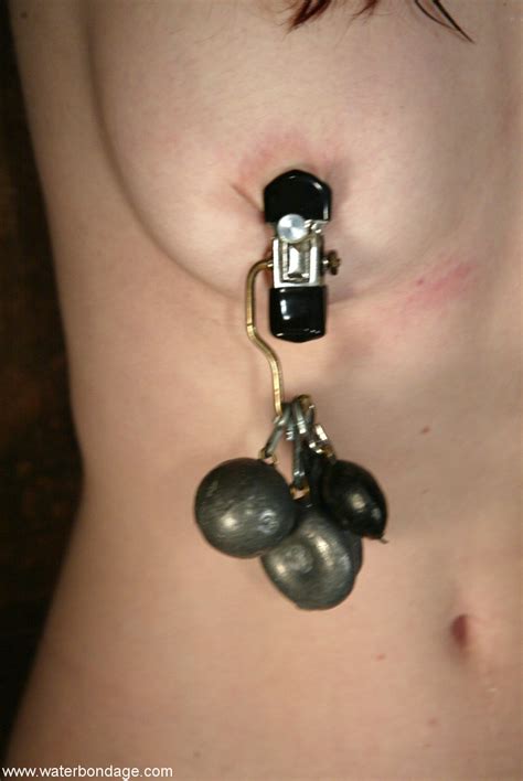 Slim Lookalikes Justine Joli Sarah Blake Get Their Nips Weighted In