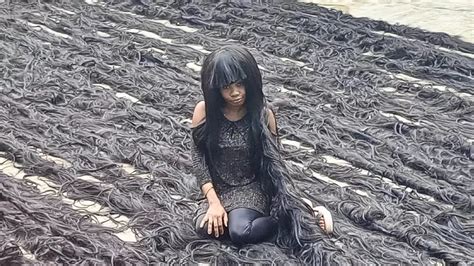 Guinness World Record Nigerian Sets Record For Longest Wig Republic