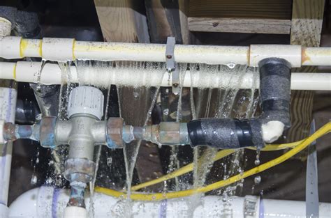 How To Thaw A Frozen Water Pipe