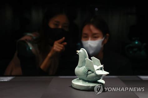 국립중앙박물관 새 단장 마친 청자실 공개 연합뉴스