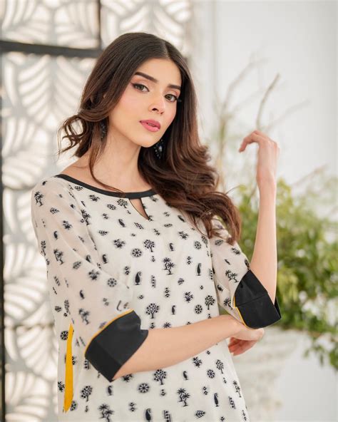 Zainab Shabbir Rprettygirls