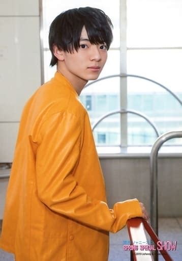 駿河屋 関西ジャニーズjr西村拓哉上半身・衣装オレンジ・グレー・右手手すり・右向き「spring Special Show