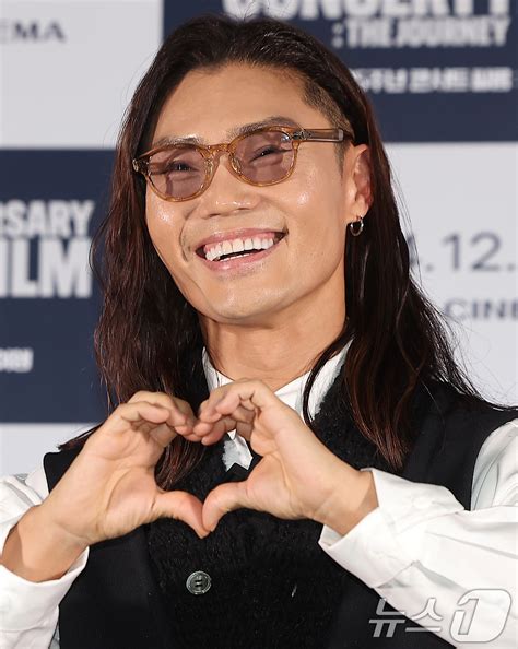 김범수 콘서트 감동 스크린으로25년간 잘 살았다종합