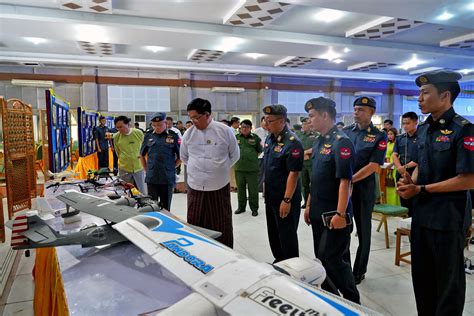 မကွေးတိုင်းဒေသကြီးဝန်ကြီးချုပ် ဦးတင့်လွင် အခြေခံလေကြောင်းလူငယ်သင်တန်း