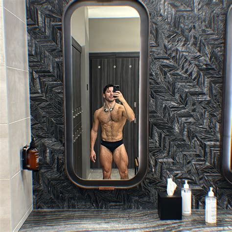Ian Paget Knows Hes Daddy Af” — And Hes Not Being Subtle About It
