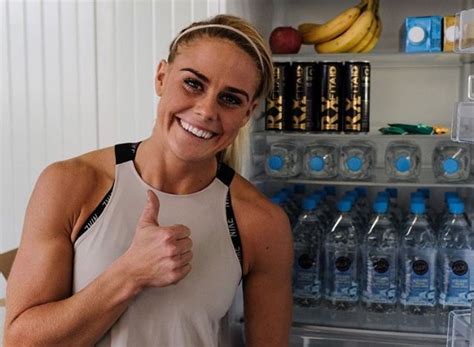 Pin By Elisa Bizzaro On Sara Sigmundsdottir Sara Sigmundsdottir Workout Routine Fitness Regime