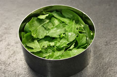 tresplatosenlamesa Ensalada de rúcula canónigos frutas y nueces