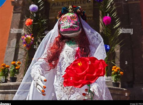 Historietas sobre el Día de Muertos descubre su magia y tradición