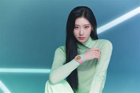 Itzy露美腿纖腰秀運動風 唯一包緊緊彩領靠粉紅g Shock突圍 Et Fashion Ettoday新聞雲