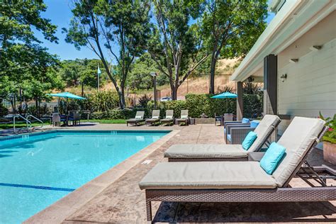 Deer Valley Apartments For Rent In San Rafael Ca Essex