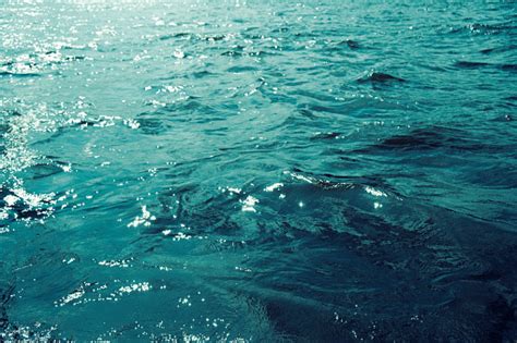 저수시설 상호호환성의 Ripples 및 태양광 반사 강에 대한 스톡 사진 및 기타 이미지 강 기상 이변 깊은 Istock