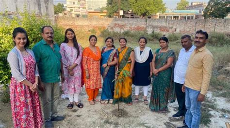 विश्व प्रवासी सामाजिक एवं सांस्कृतिक संघ ने पौधारोपण कर योगी का जन्मदिन