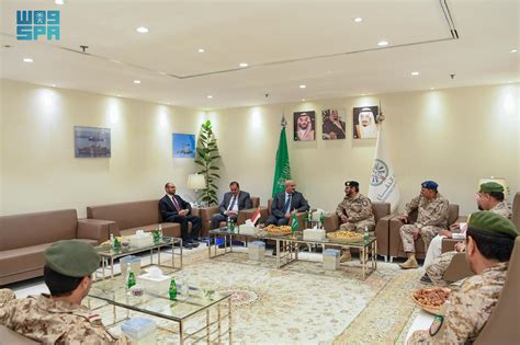 عام قائد القوات المشتركة نائب رئيس هيئة الأركان العامة يستقبل عضو