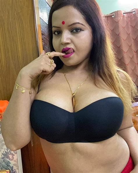 پیاسی ہاؤس وائف گرم آنٹیاں مست لڑکیاں اور ہاٹ ٹھرکی لڑکے Facebook