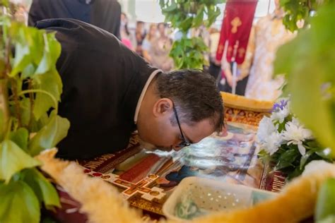 Марко Јефтић ВЕЛИКА СРЕДА Колико је страшно кад човек изда човека Колико је трагично кад