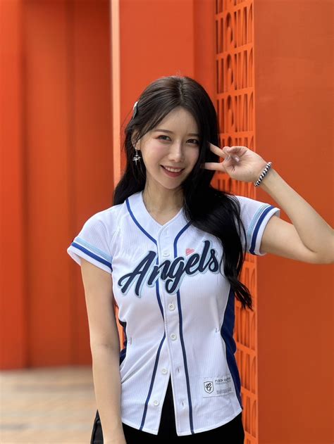 金吉娜 阿勇好朋友 雅英好友 樂天桃猿 Kt巫師 李藝斌 鄭熙靜 金海莉 정희정 이예빈 李今珠 이금주 김해리 金吉娜 李瑞允 Ktwiz 樂天金鷲 亞洲交流賽