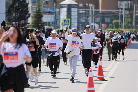 Г Марафон бол философи юм билээ Бусад өдрүүдэд хүн ажил хичээл үр хүүхэд гэр бүл гээд