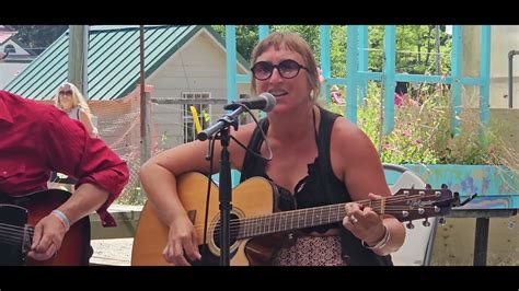 Amy Muloin Gets So Twangy Bluesy And Groovin On The Garden Stage At