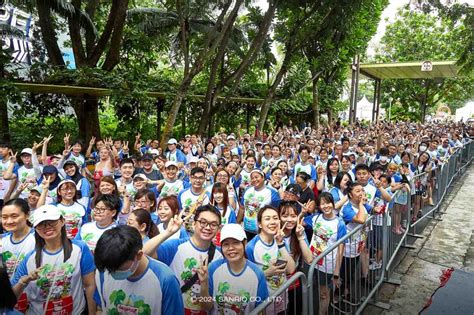 Who Is Vaune Phan Whats The Deal With This Biker Beauty Alvinology