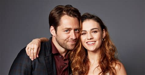 Brianna And Roger Actors Tease Their First Outlander Kiss Artofit
