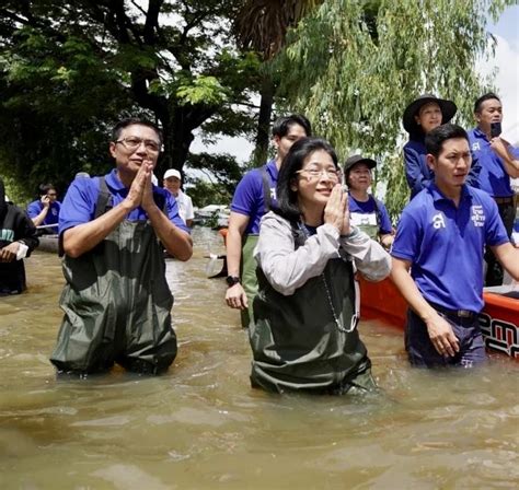 สุดารัตน์ลงเรือช่วยอพยพชาวอุบลฯ จี้รัฐเร่งสำรวจจุดเสียหาย จ่ายเยียวยา