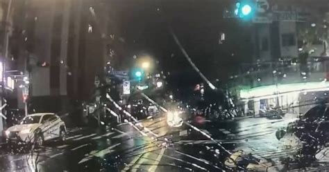男自摔二度被撞遭大貨車輾斃 路人好心幫忙也遭殃 社會 Ctwant