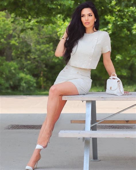 Shadi Y Cair Curvy Women Fashion Women With Beautiful Legs Classy Women