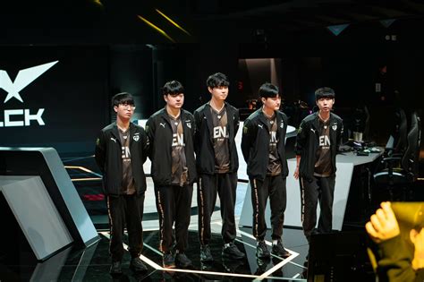 젠지 1세트 완승 2세트 역전승광동 잡고 10승 Vortex Gaming