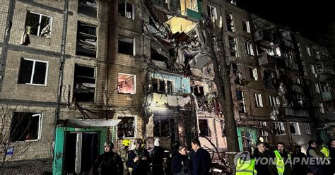 러 드론·미사일로 우크라 야간 공습…본토서도 교전