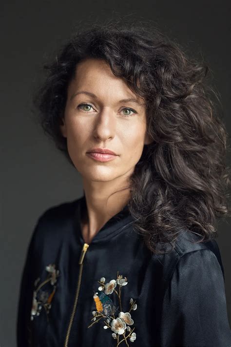 Голая Никола Руф Красная комната 2010 секс сцены из фильмов на