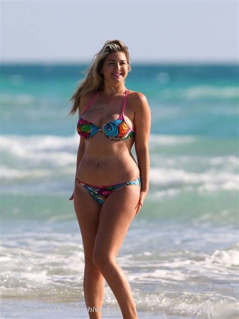Josie Goldberg Caught On The Beach Holding Sexy Extra Juicy Melons