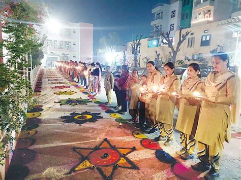 Saint Dr Msg पूज्य गुरु जी के आगमन की खुशी साध संगत ने कुछ