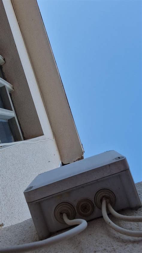 Wasp Nest In Cable Box R Howto