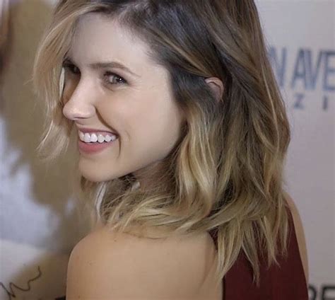 Pin By Nicole Perales On Hairstyles Hair Styles Hair Long Hair Styles