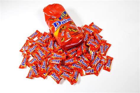 Amazon Com Daim Chocolate Bags Individual Wrapped Daim Chocolates 16oz 460g Grocery