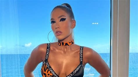 Virginia Fonseca virá alvo de criticas após usar look religioso