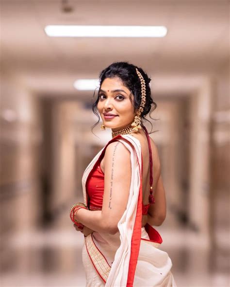 Actress Rima Kallingal Glam Classic Photoshoot Stills Actresses