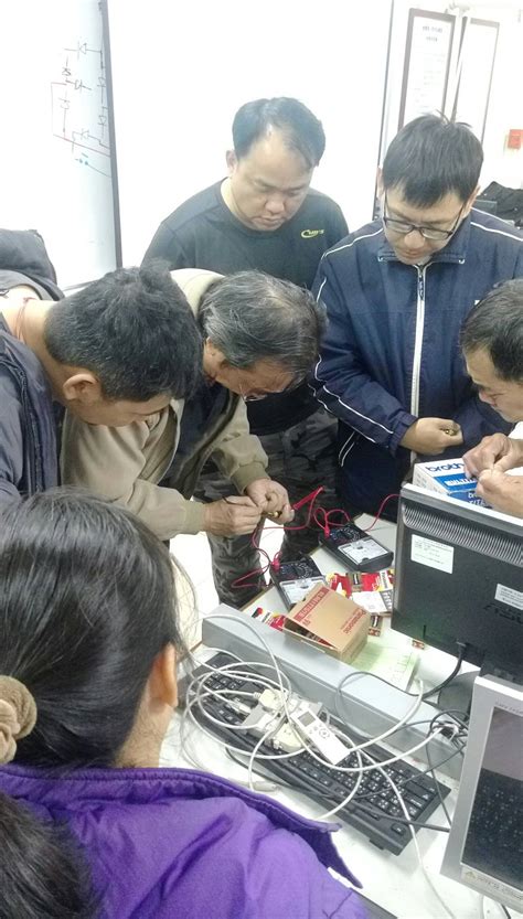伽碩職業訓練中心 自動化控制與配線實務班 上課花絮一 Plc可程式控制實習及故障檢測