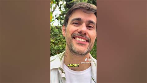 Homem Tem Fetiche Por Chinelos Havaianas E Enfia Todos Os Chinelos De Uma Vez Na Boca Youtube