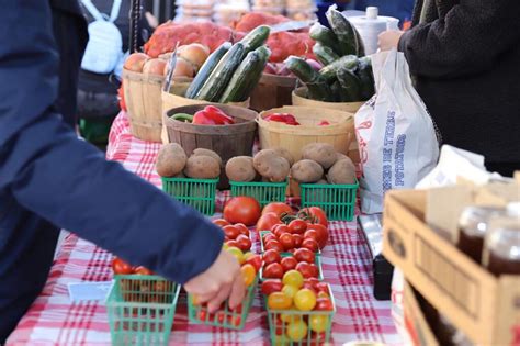 The Downtown Windsor Farmers Market Returns Saturday Windsoritedotca